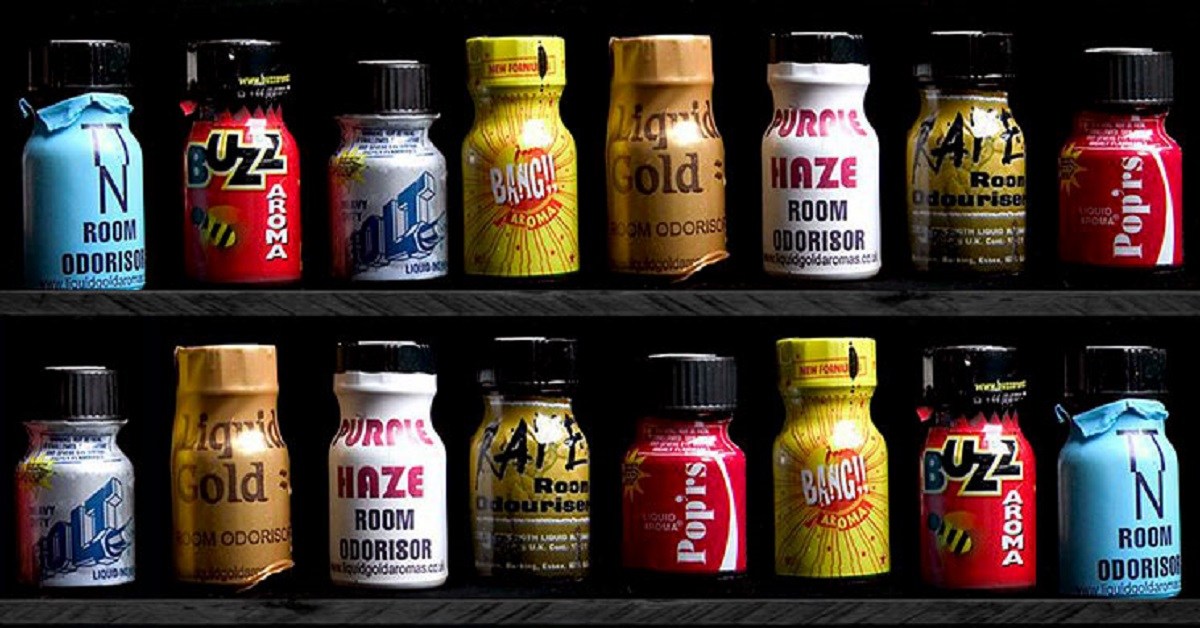 La Dra. Dyrda publica un cas de forat macular per inhalació de poppers